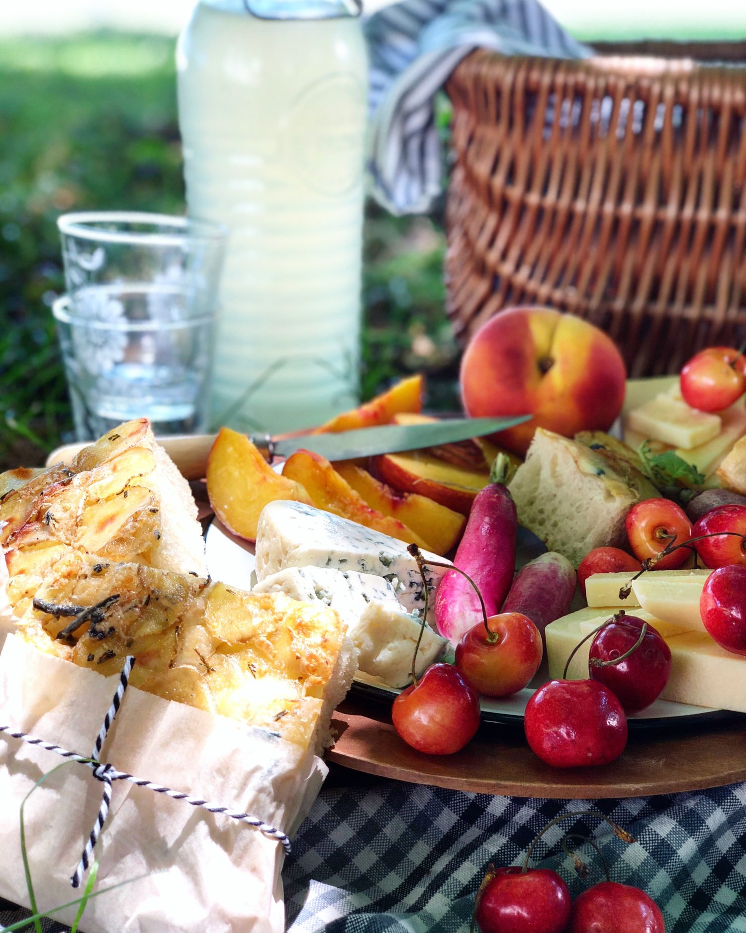 Summer picnic Castello Cheese 7 - The Lemon Apron